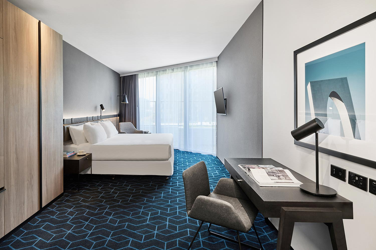 Vibe Hotel Melbourne Docklands - Modern Rooms, Convenient Location & Top Amenities