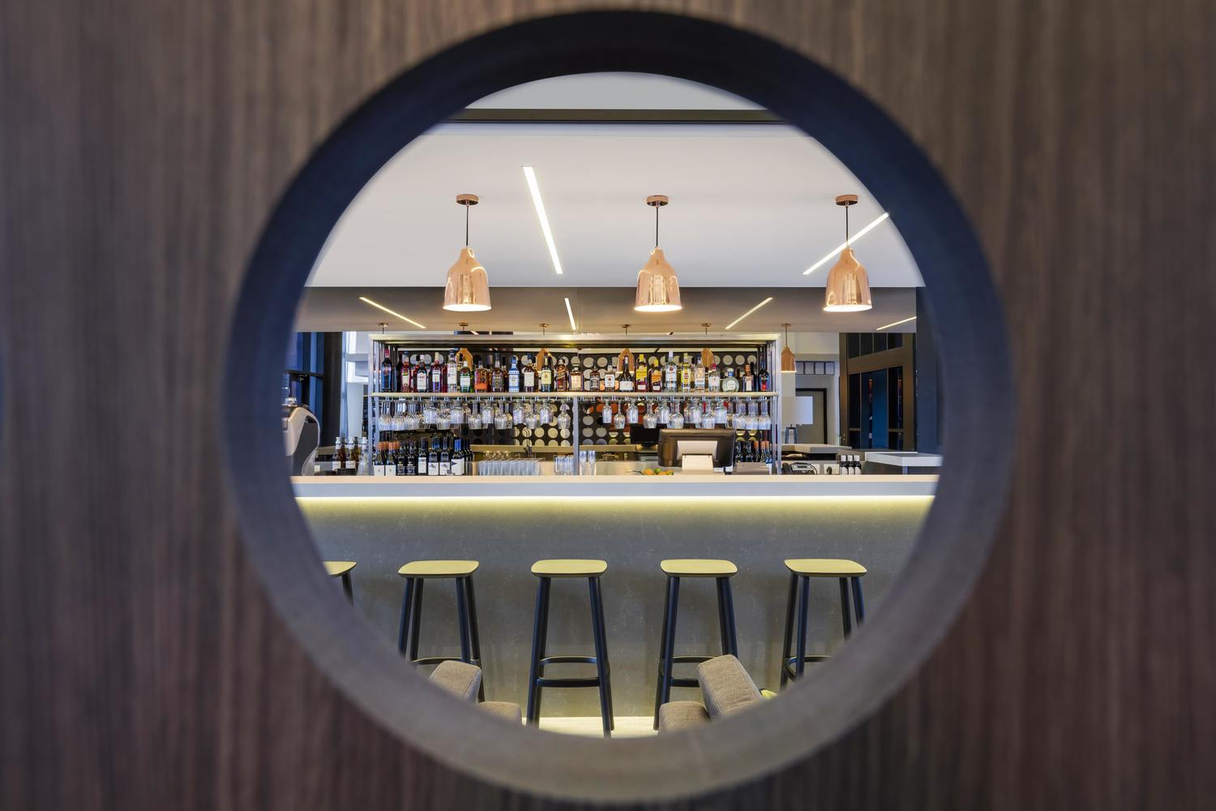 T's Bistro | Travelodge Sydney Airport Dining