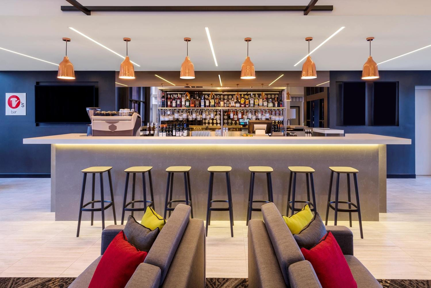 T's Bistro | Travelodge Sydney Airport Dining